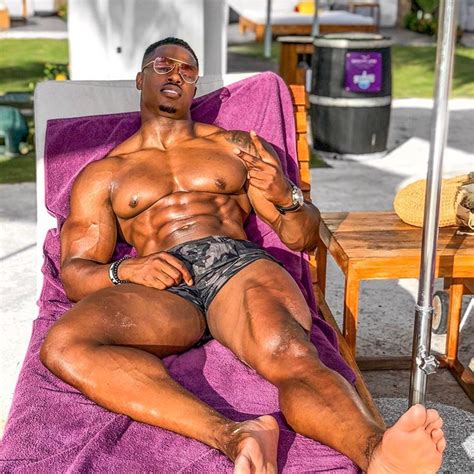 Simeon Panda S Feet