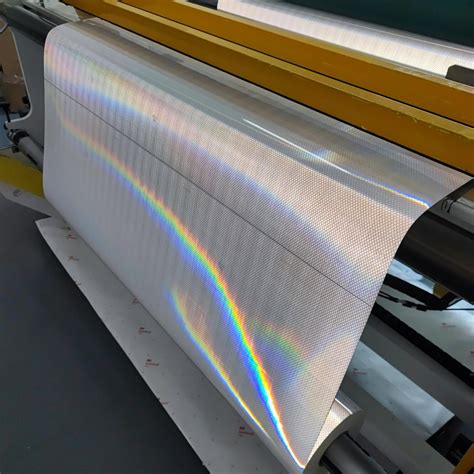 Светоотражающая пленка для дорожных знаков купить в СПб оптом и на заказ Светлячок