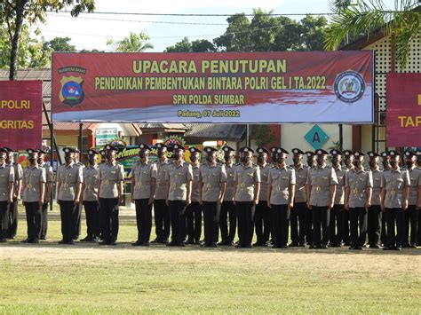 DANYONMARHANLAN II PADANG HADIRI PENUTUPAN DIKTUK BINTARA POLRI GEL I