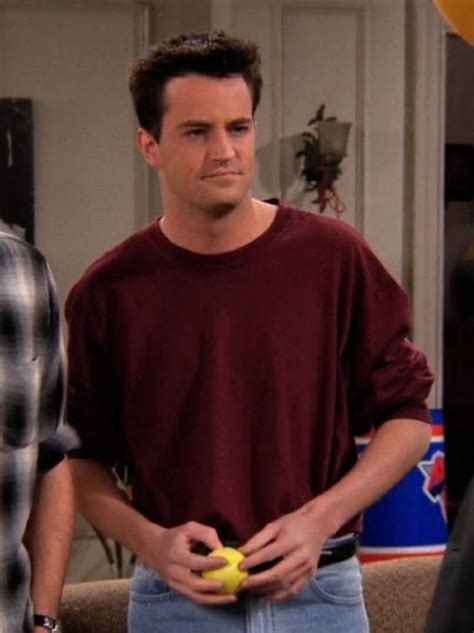 Pin By Veronika On Friends Chandler Friends Chandler Bing Outfits