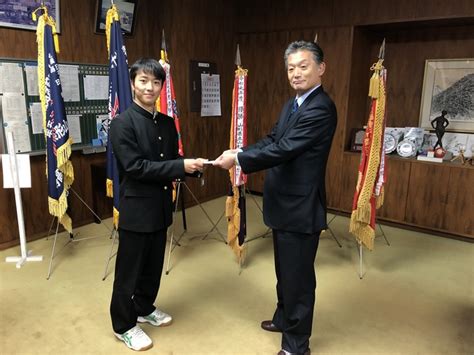 サッカー部 第98回全国高校サッカー選手権大会出場OB会より激励金贈呈 山形県立山形中央高等学校