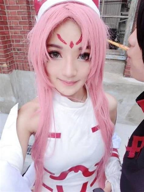 模特遭摄影师出卖 众多大尺度私照流出新浪图片