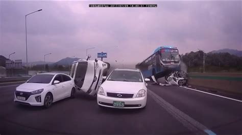 경부고속도로 사고 버스 졸음운전 사고 Youtube
