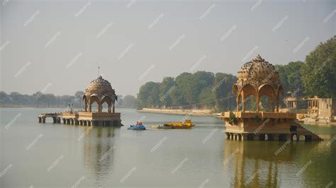 Premium Photo Gadisar Lake Jaisalmer India Image