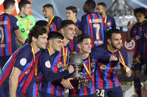 FC Barcelona i a prelungit contractul fundașului Marcos Alonso