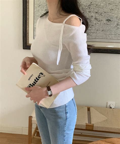 클래식블랑 멜란 봄 겨울 하객룩 언발 트임 원숄더 골지 오프숄더 긴팔 니트