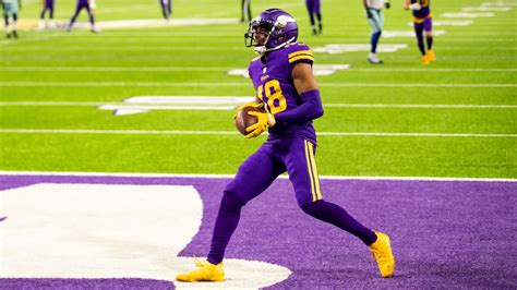 Nfl Expert Picks Vikings Favored By Most Against Patriots In Week 12