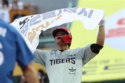 2024시즌 최고의 유행어 ‘도니살kia 김도영을 힘나게 하는 말 “진짜 저 때문에 살 수 있게 노력할게요” 스경x현장