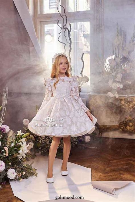 لباس عروس دخترانه پرنسسی “ 2025 با پارچه های براق و توری تزیینات فوق