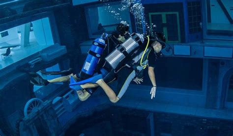 Deep Dive Dubai Visit The Deepest Pool In The World