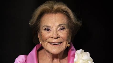 Janette Bertrand Reçoit Linsigne De Lordre De Montréal Radio Canada