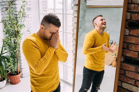 Early Symptoms Of Psychosis You Should Know About