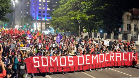 Miles Protestan En Brasil Contra Ataques Bolsonaristas A La Democracia