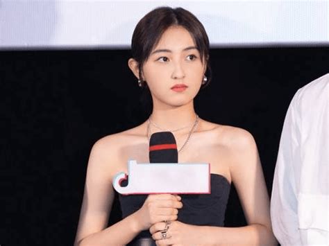 电影《盛夏未来》北京首映礼 00后诠释肆意青春 搜狐大视野 搜狐新闻