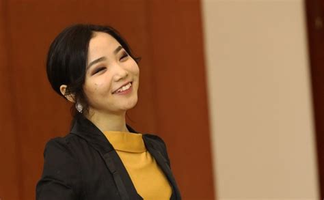 Гагнуурчин охин Э Уужимсэтгэлд “Шилдэг залуу ажилчин” шагналыг гардууллаа