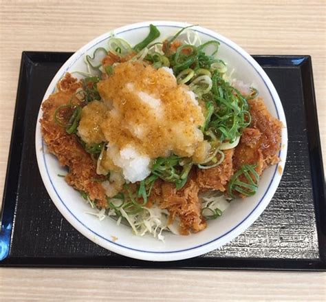 かつやの「ピリ辛ゆず胡椒のおろしチキンカツ丼」食べてみた【感想・カロリー】 ピロ式お役立ち・スイーツ情報