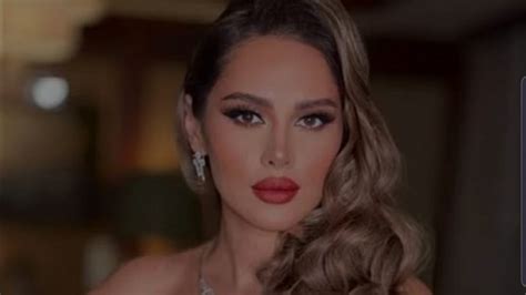 ياسمين رئيس بإطلالة جريئة على البحر