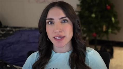 Qui Est Nadia Amine La Streameuse Warzone Accusée De Cheat
