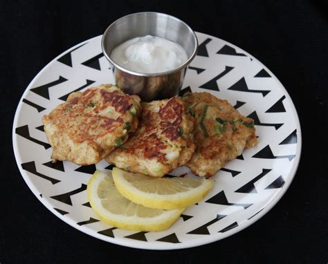 Mini Crab Cakes With Garlic Chive Sauce Mini Crab Cakes Crab Cakes