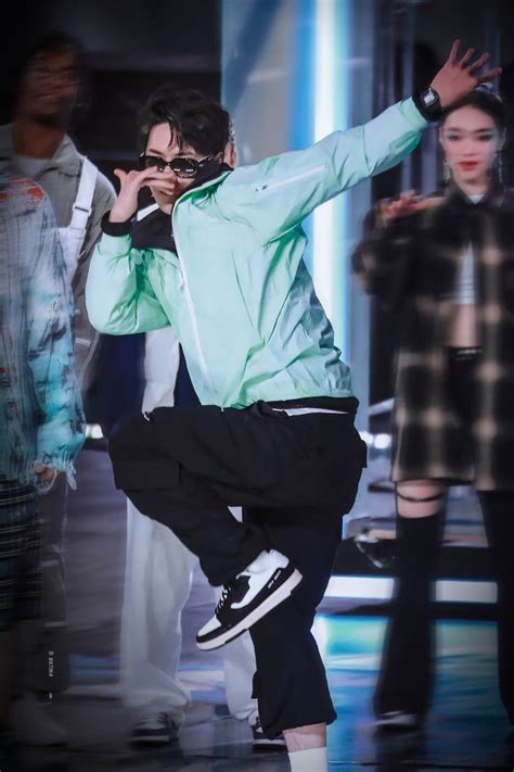 Ghim Của Lookmee Trên หวังอี้ป๋อ Diễn Viên Dễ Thương