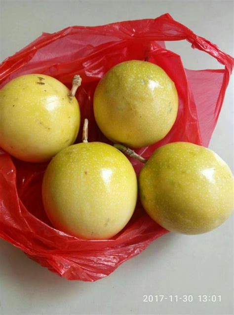大家有誰知道這個是什麼品種的百香果嘛表示沒有吃過 每日頭條