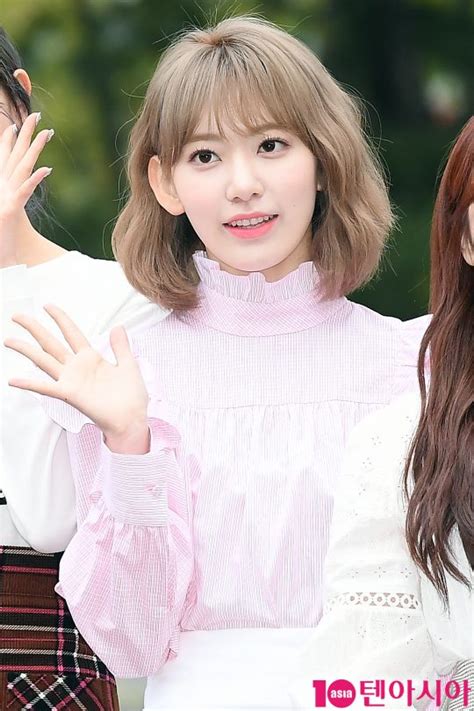 Ten Photo 아이즈원 미야와키 사쿠라 오늘도 예쁨 텐아시아