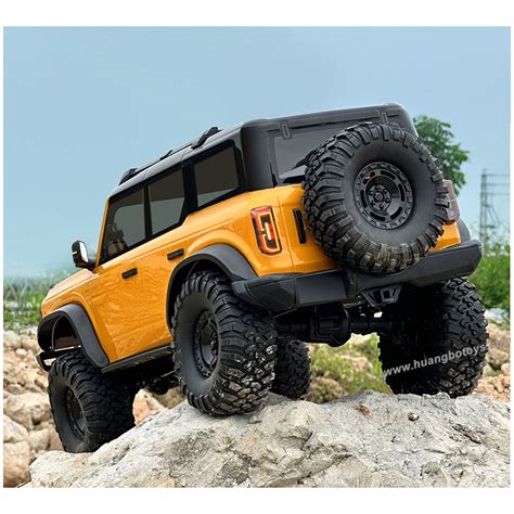 Huangbotoys HB R1001 1/10 scale 2.4G off-road remote control truck
