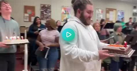 Aight The Boss Is Gonna Spawn Form The Cake Isnt He Unmute Album On Imgur