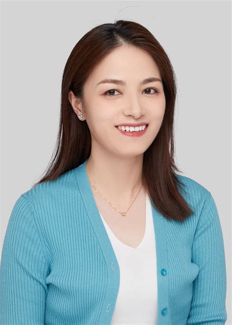 Min Zhangs Instagram Twitter And Facebook On Idcrawl