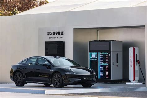智界首车s7发布，问界后又推新品牌，华为汽车版图再扩张