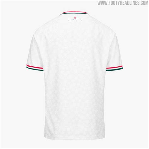 Sortie Des Impressionnants Maillots Domicile Extérieur Et Troisième