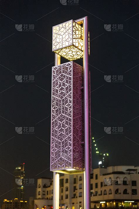 迪拜 居住区 华丽的 哈利法塔 路灯 垂直画幅 天空 建筑 人 建筑外部