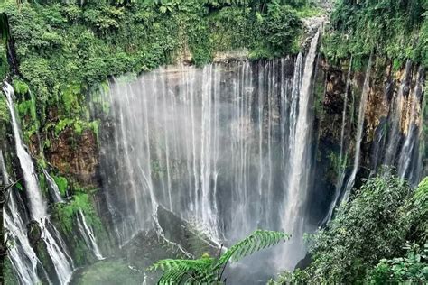 Pesona Tebing Nirwana Air Terjun Tumpak Sewu Keindahan Alam