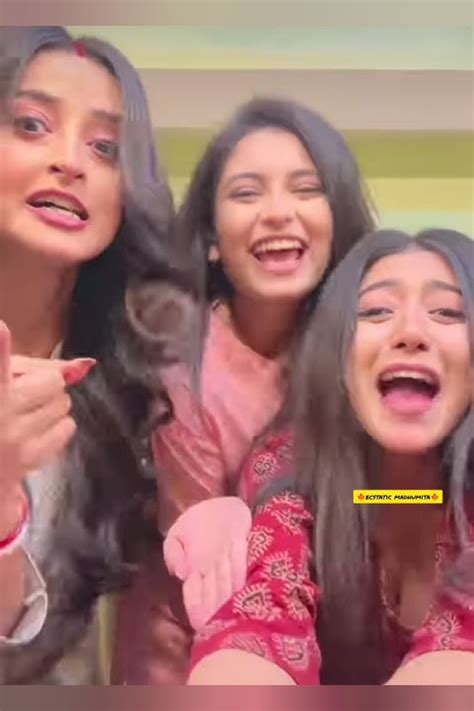 মিঠিঝোড়া সিরিয়ালের তারকারা শ্যুটিং এর ফাকে মেকআপ রুমে কী কান্ড করছে