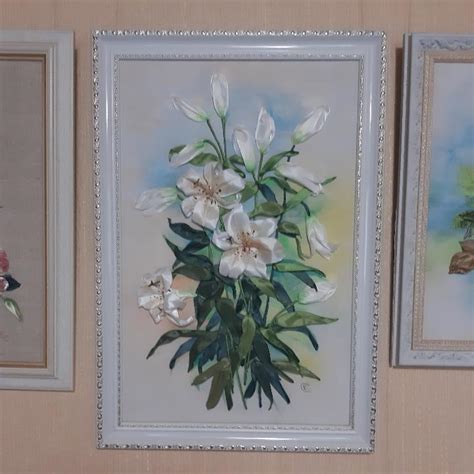 Картина вышита лентами белые лилии — цена 3300 грн в каталоге Картины Купить товары для дома и