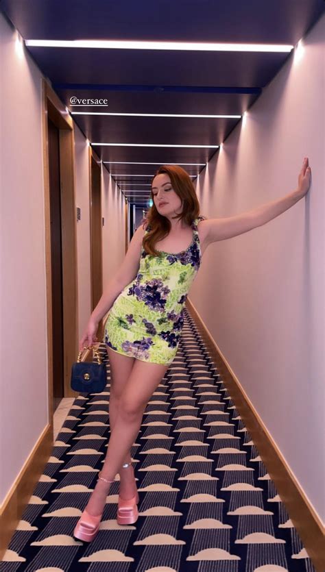 Amelia Dimoldenberg Always Makes Me Feel So Submissive Rsuckingdick4celebs