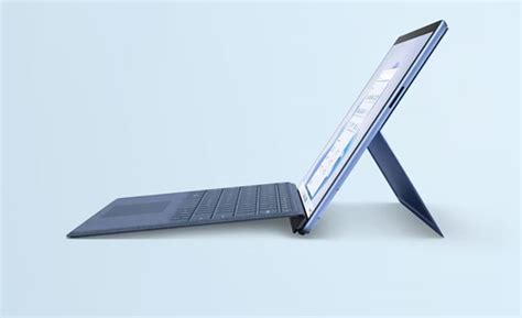 Microsoft представит 21 марта планшет и ноутбук Surface с поддержкой ИИ