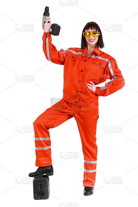 穿着制服的年轻建筑女工
