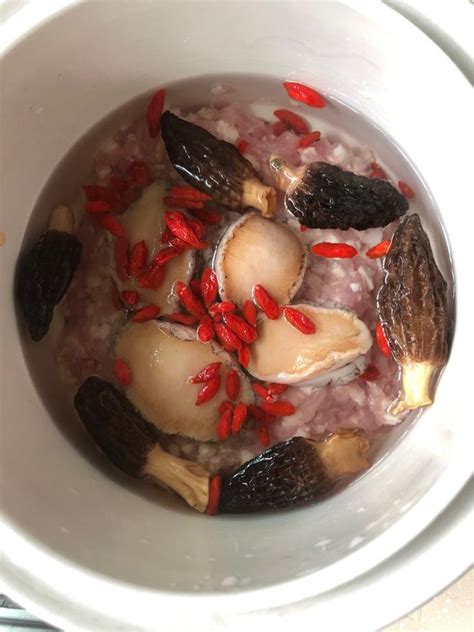 【羊肚菌鲍鱼炖汤的做法步骤图，怎么做好吃】心菲麻麻下厨房