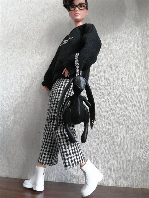 Pin By Kp On Barbiefabulousfriends Barbie Fashion Barbie Dolls