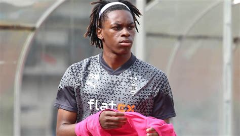 Schweizer Gladbach Juwel Boteli Steht Im Fokus Von Manutd