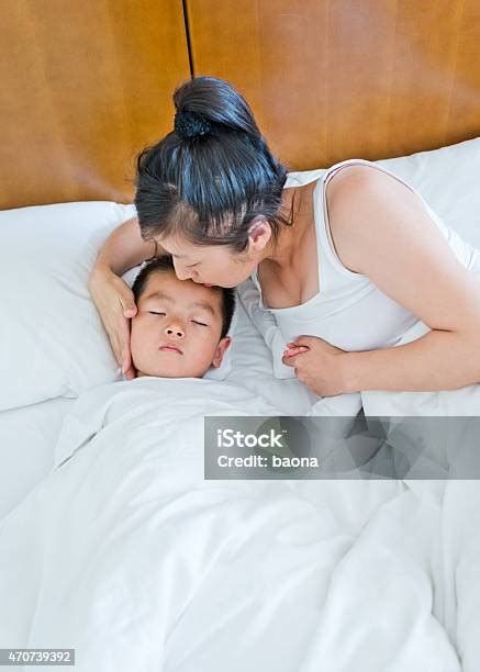 구슬눈꼬리 및 Son 2015년에 대한 스톡 사진 및 기타 이미지 2015년 2명 가족 Istock