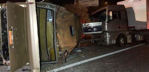Acidente Na Rodovia Castello Branco Deixa 2 Mortos E 18 Feridos 0210