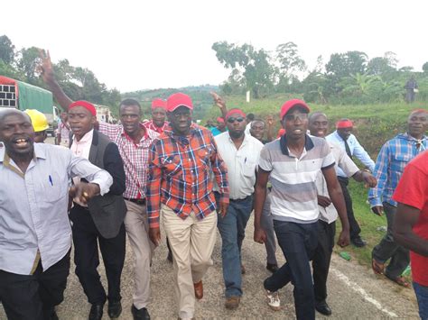 Photos Besigye Supporters Overpower Police In Rukungiri Age Limit