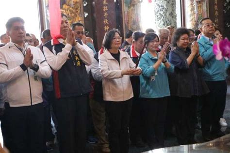 遭批4成行程在跑宮廟 蔡英文：總統工作24小時，周末選舉行程時都還要掌握國內外情勢