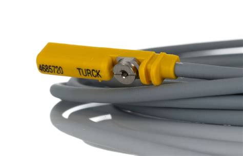 Bim Unt Ap6x Turck Turck Magnetic Field Sensor 313 2368 Rs Components