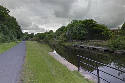 Police Searching For Naked Man After Clydebank Indecent Exposure