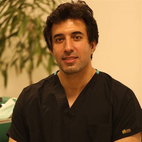 حمید رضا محققیان کلینیک دکتر وحید دهقان