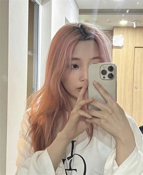 Yeonhee Rocket Punch