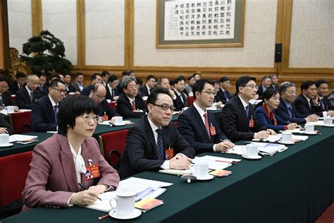 两会第一观察瞬间丨21张图片带你走进总书记参加江苏代表团审议现场 光明网